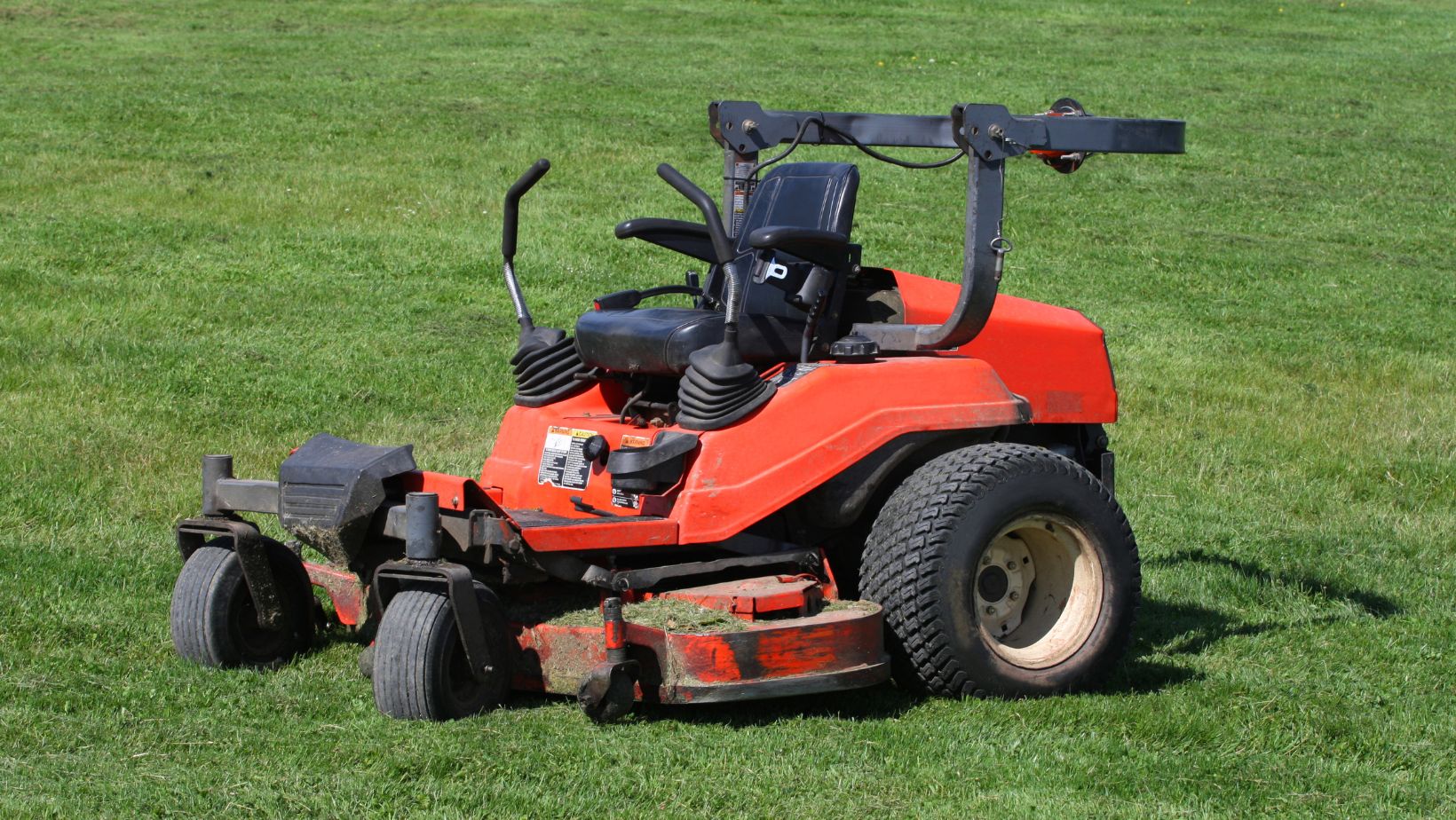 Racing Lawn Mower: A Customization Guide - Thechannelrace